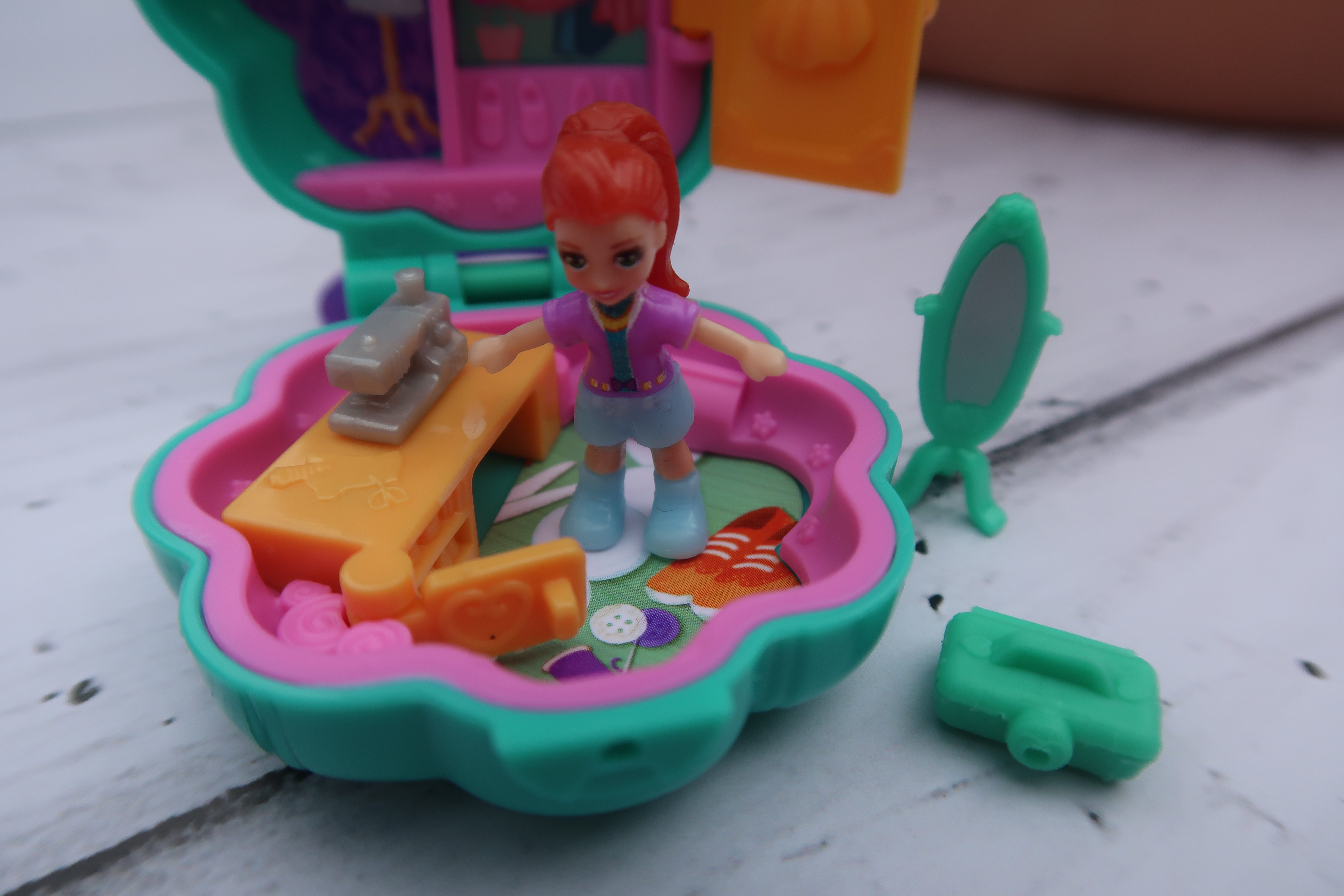 REVIEW & GIVEAWAY- *NEW* Polly Pocket Mini Compacts - Real Mum Reviews